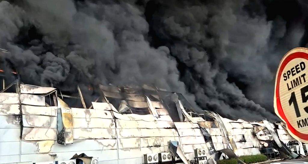 Fire Breaks Out at Hyundai Mobis Factory Scrap Yard