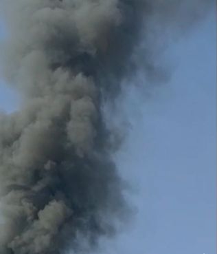 Free Photo: Fire in LPG tanker in Dumka.
