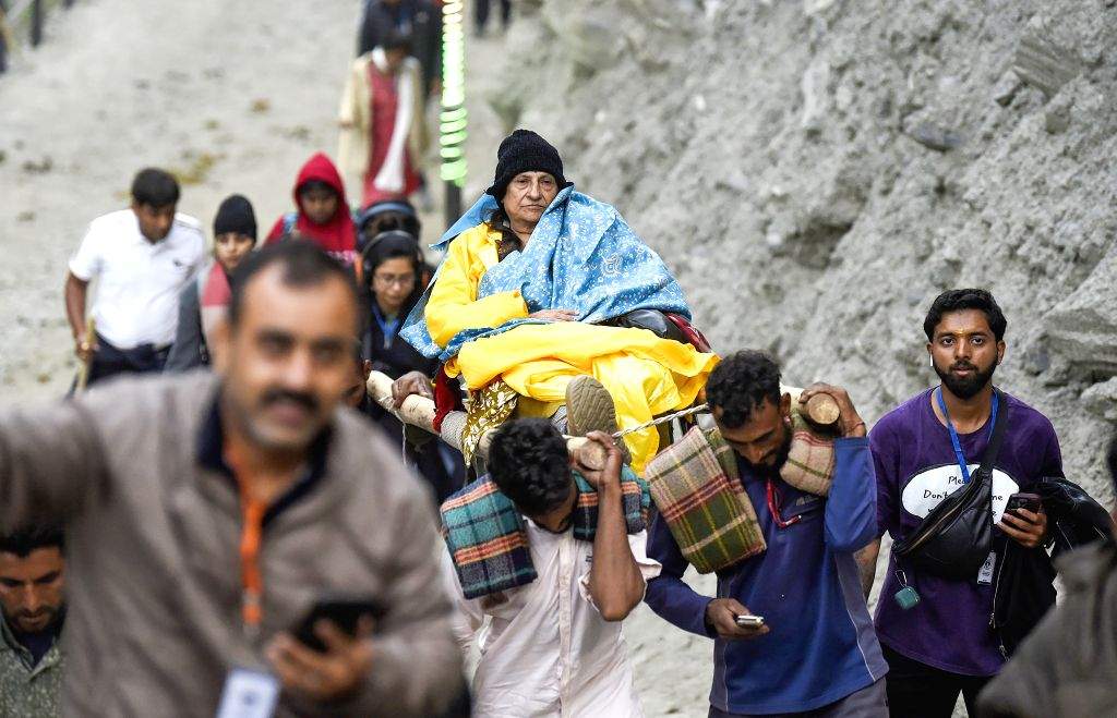 First Batch of Amarnath Pilgrims Begins Journey via Baltal Route