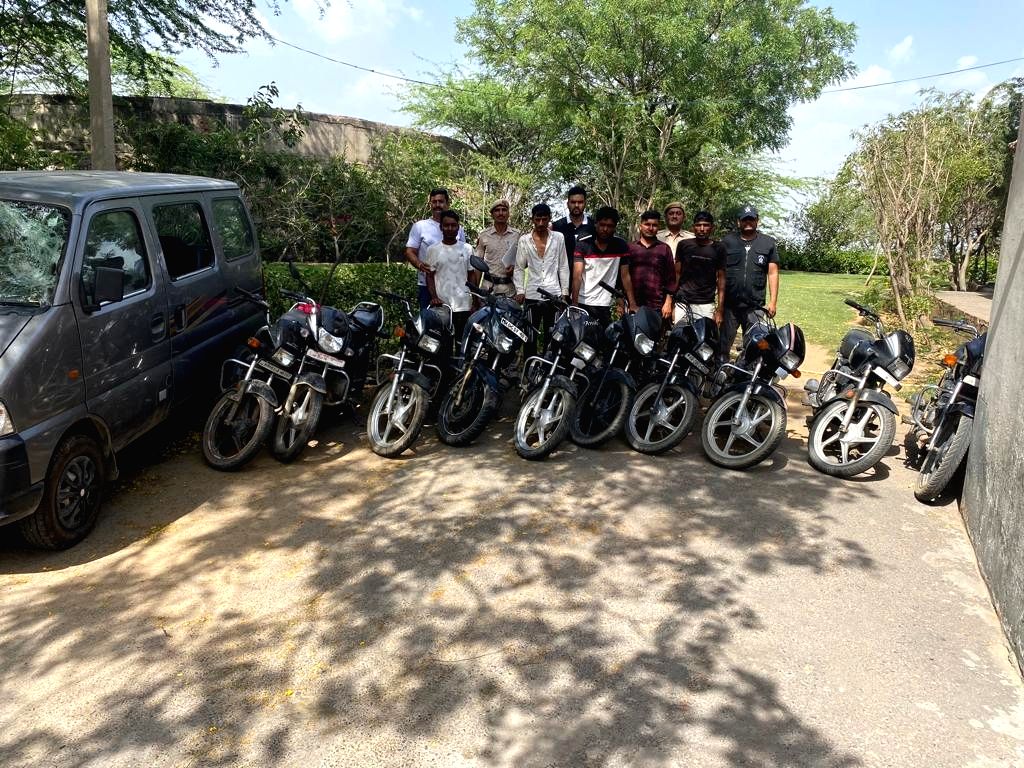 Free Photo : Five vehicle thieves arrested, 10 bikes and car recovered