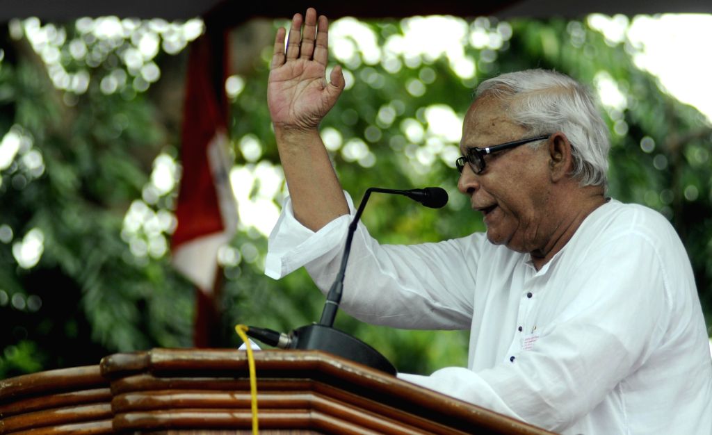 Buddhadeb Bhattarcharjee addressing a rally