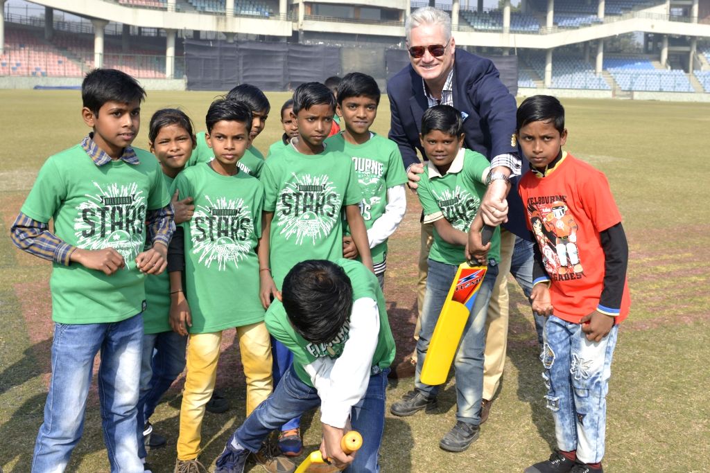 Dean Jones, Bishan Singh Bedi play with children at Feroz Shah Kotla
