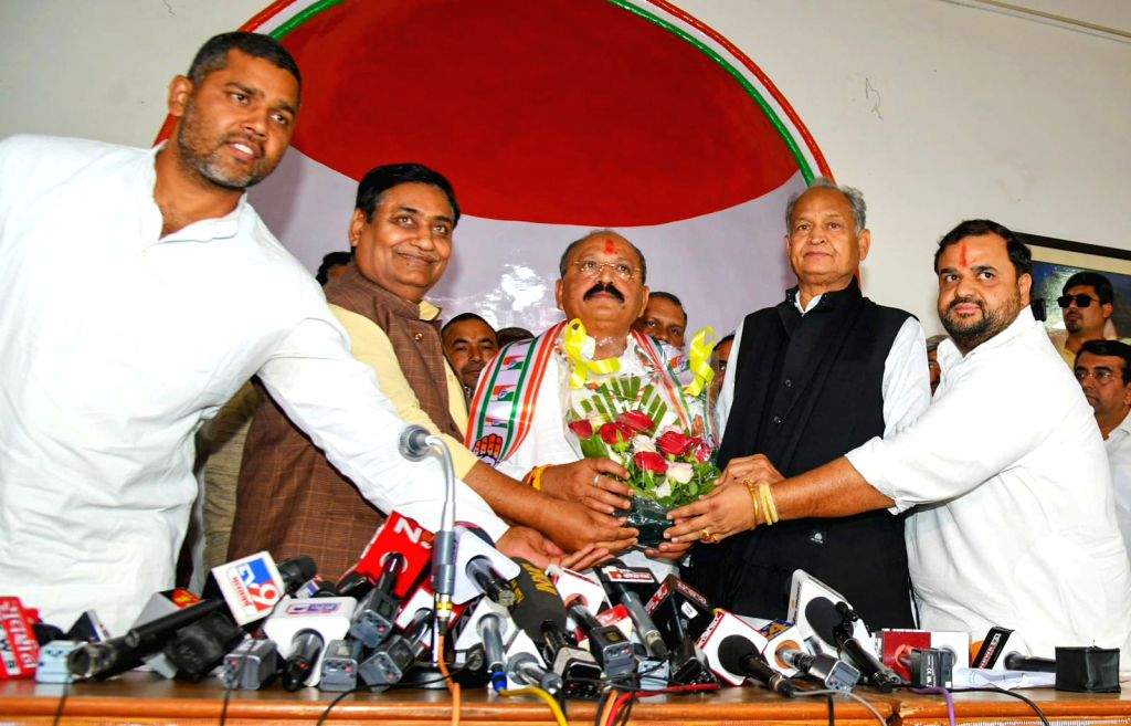 Former BJP MLA Prahlad Gunjal joins Congress in presence of former ...