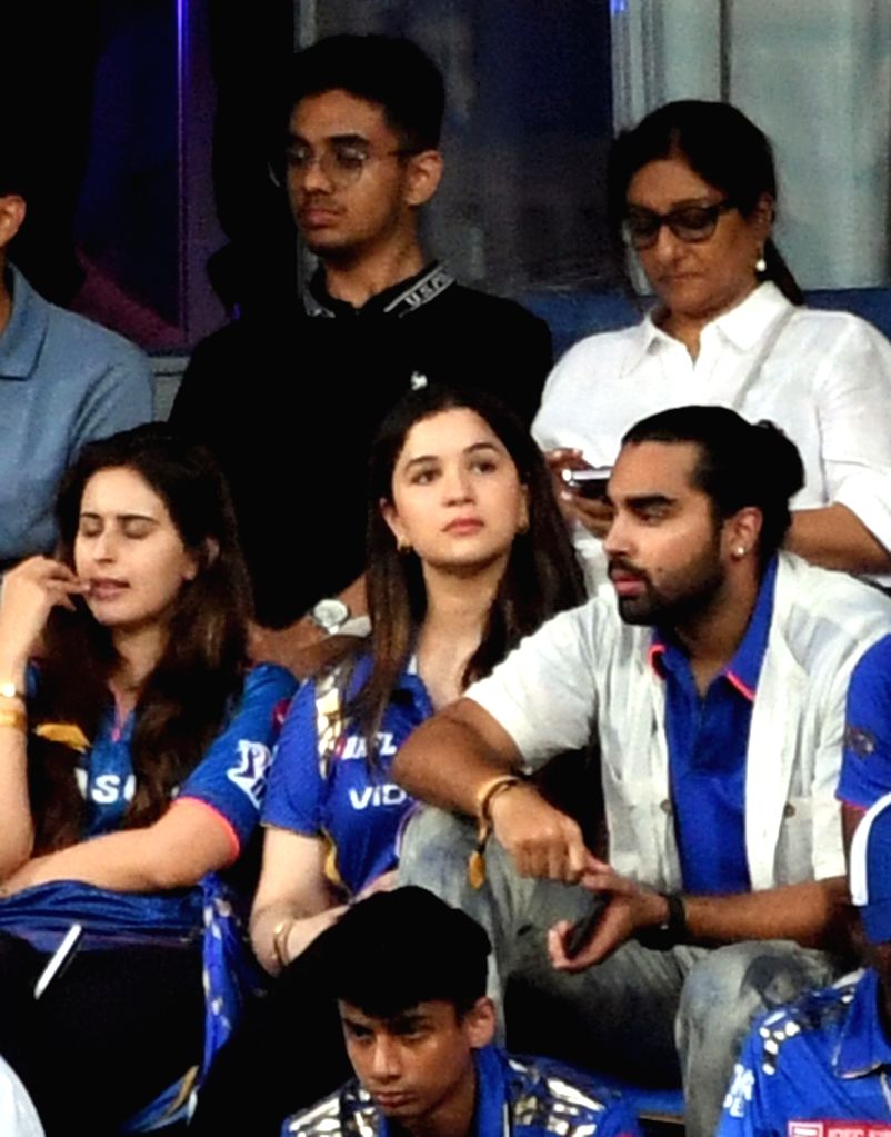 Mumbai : Former cricketer Sachin Tendulkar's daughter Sara Tendulkar ...