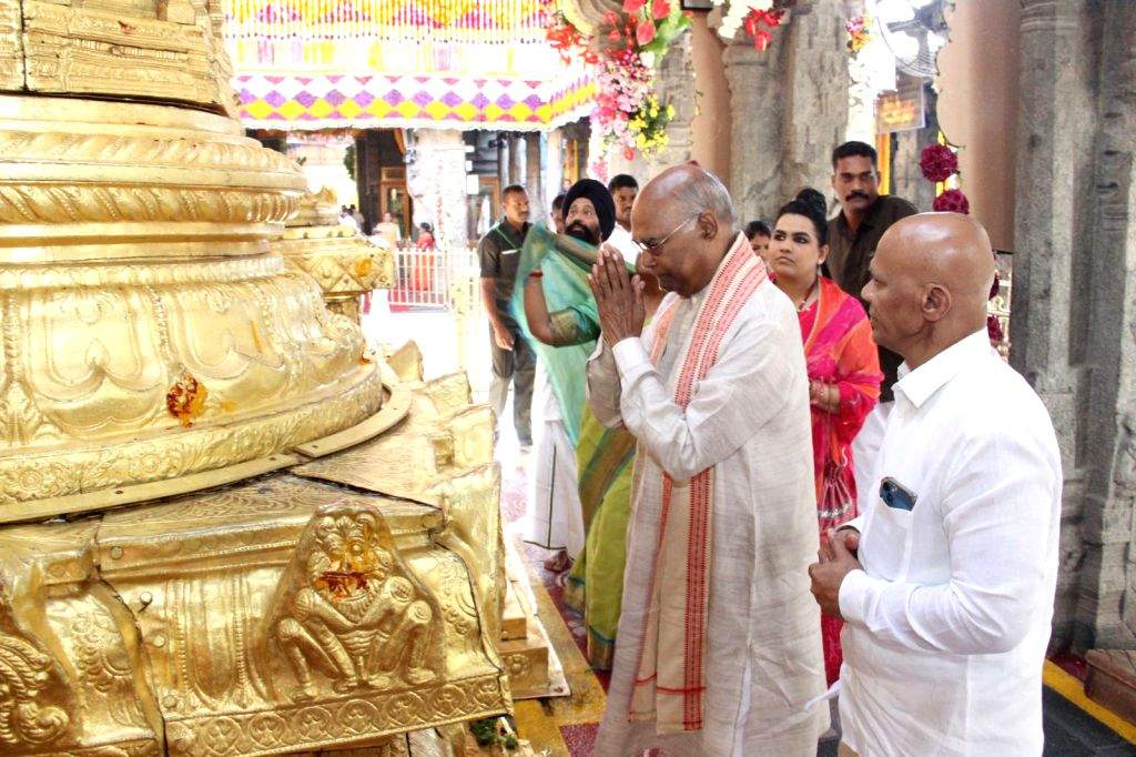 Former President Ramnath Kovind with wife Savita and daughter Swati ...