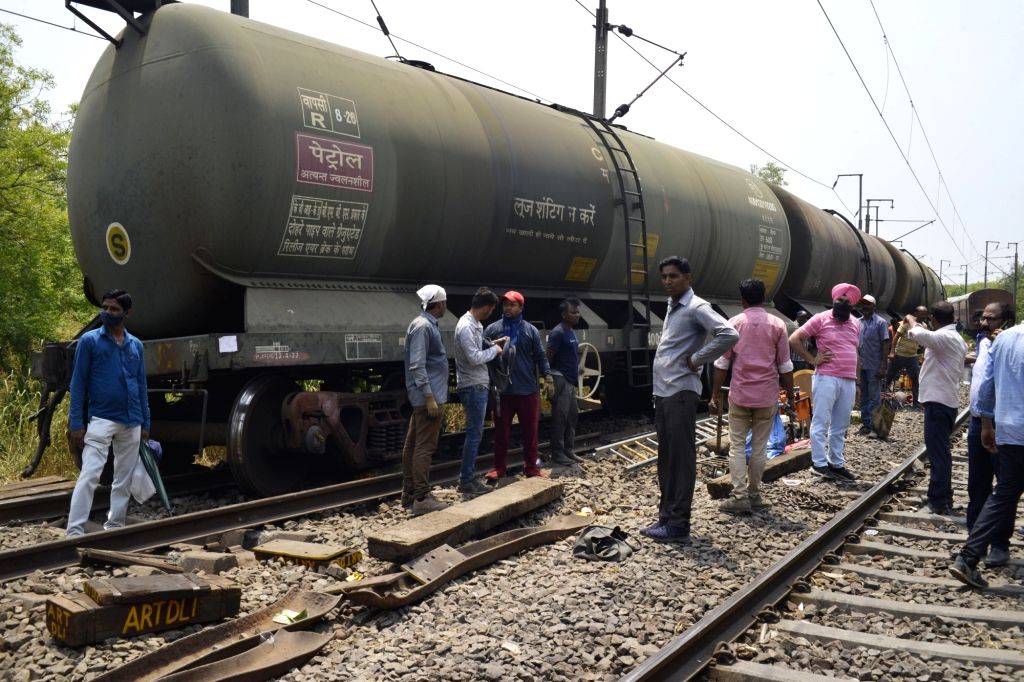 Four coaches of oil tanker train derailed