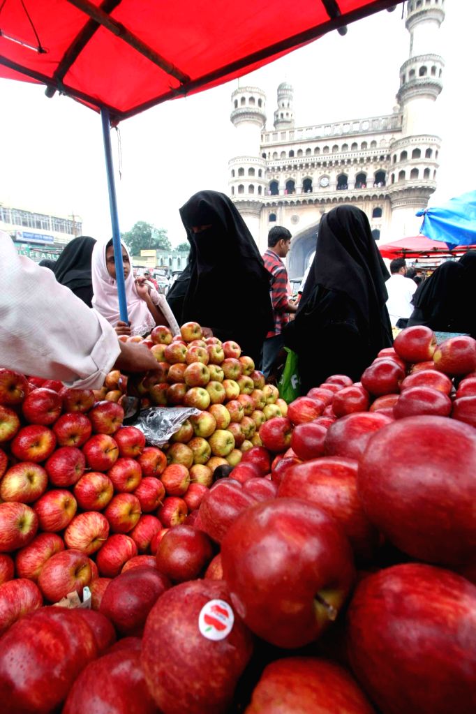 Fruits in demand for breaking Ramzan Fast