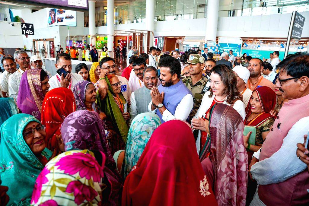 Gautam Buddha Nagar: Civil Aviation Minister Meets Farmers at Noida Airport