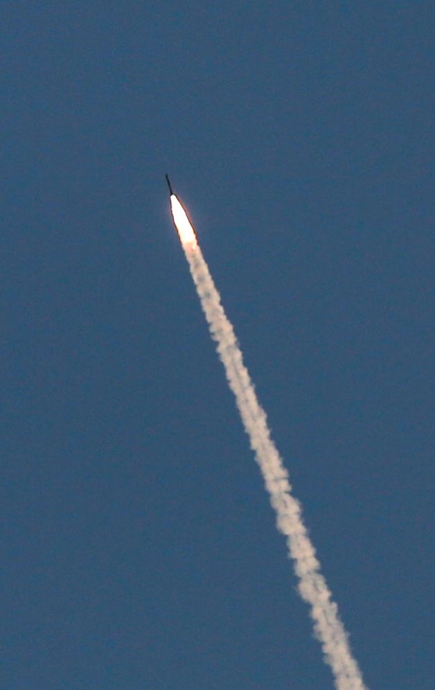 Gaza : A rocket is launched from Gaza City towards Israel