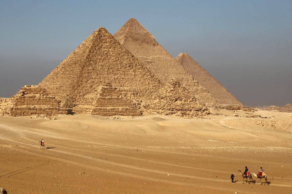 Red Hot Chili Peppers rock Great Pyramid of Giza
