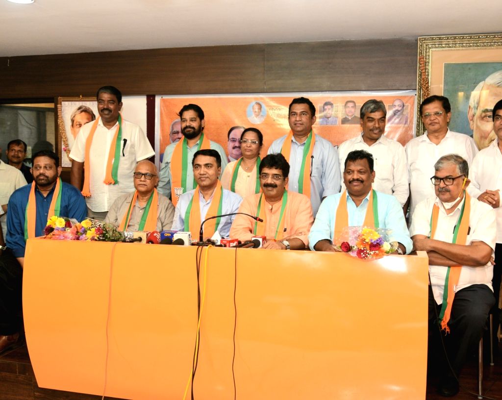 Another jolt to Congress as 8 MLAs in Goa cross over to BJP