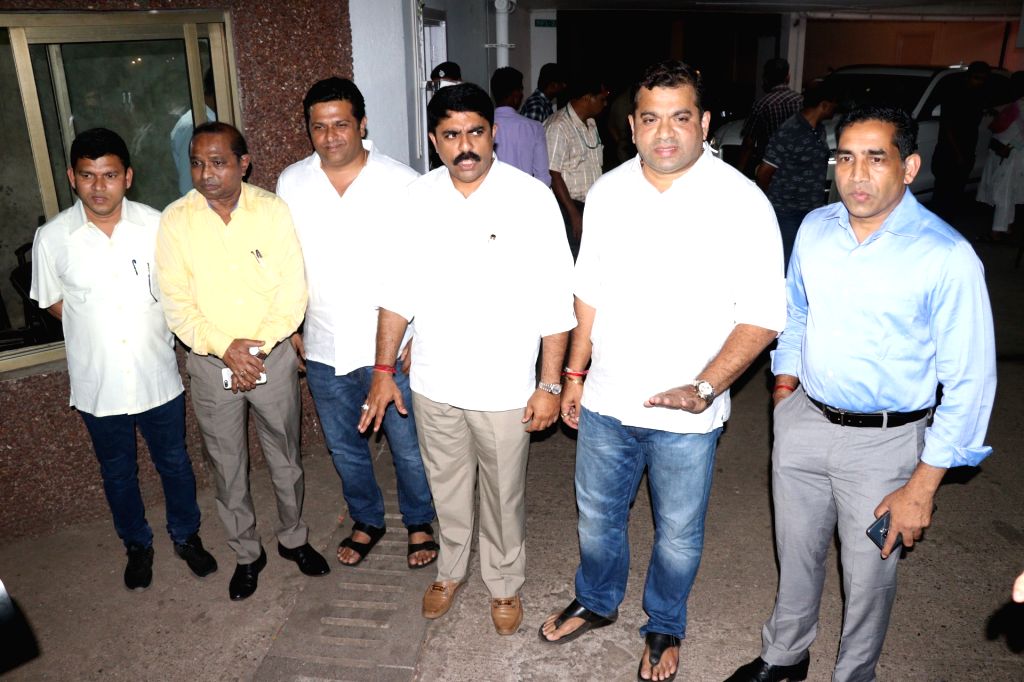 Goa legislators meet Manohar Parrikar