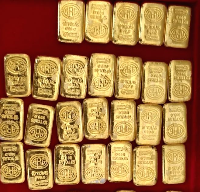 Free Photo :gold biscuits