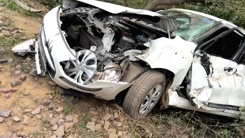 Free photo : Goods train collided with car due to lack of gate, three ...