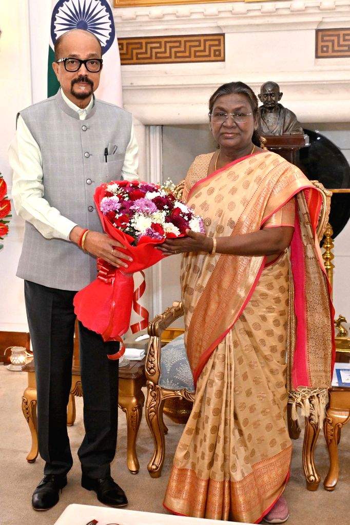 Governor of Chhattisgarh Ramen Deka, calls on President Droupadi Murmu