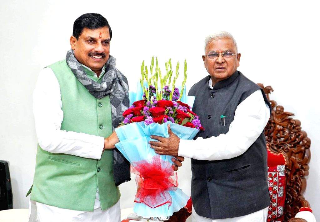 Governor of Madhya Pradesh Mangubhai Patel meets Madhya Pradesh Chief ...
