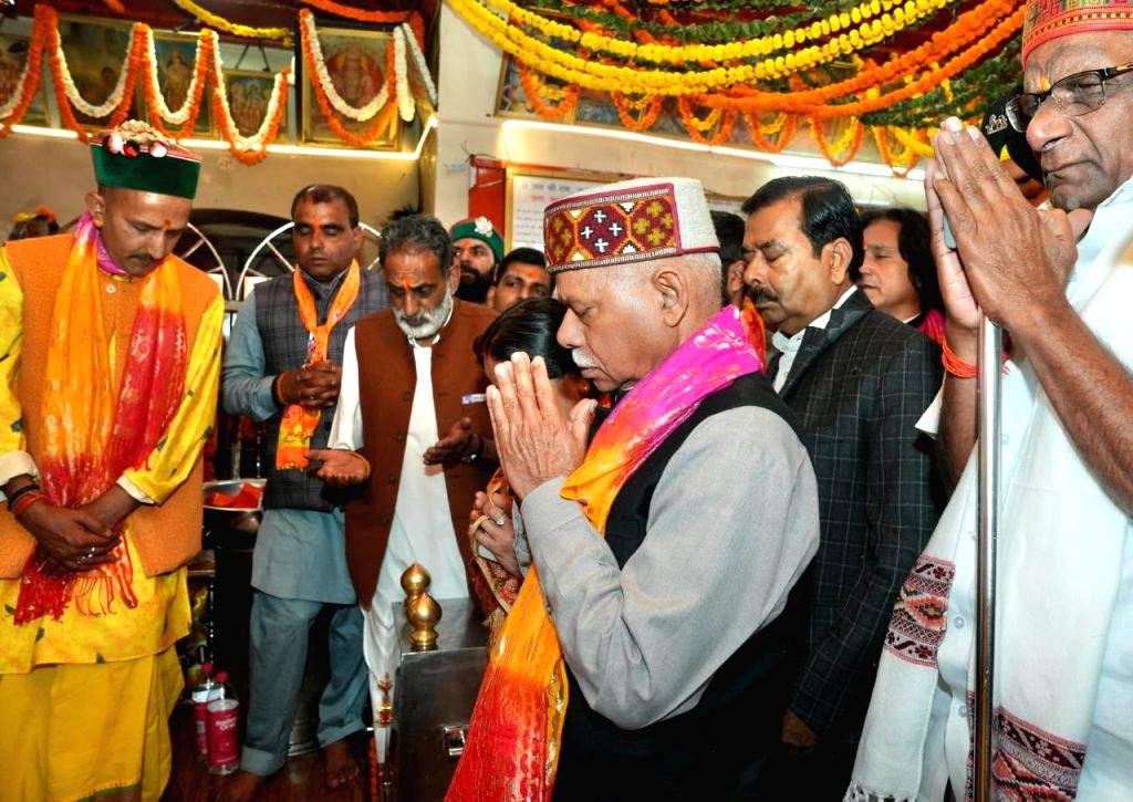 Governor Shiv Pratap Shukla at Jakhu Temple