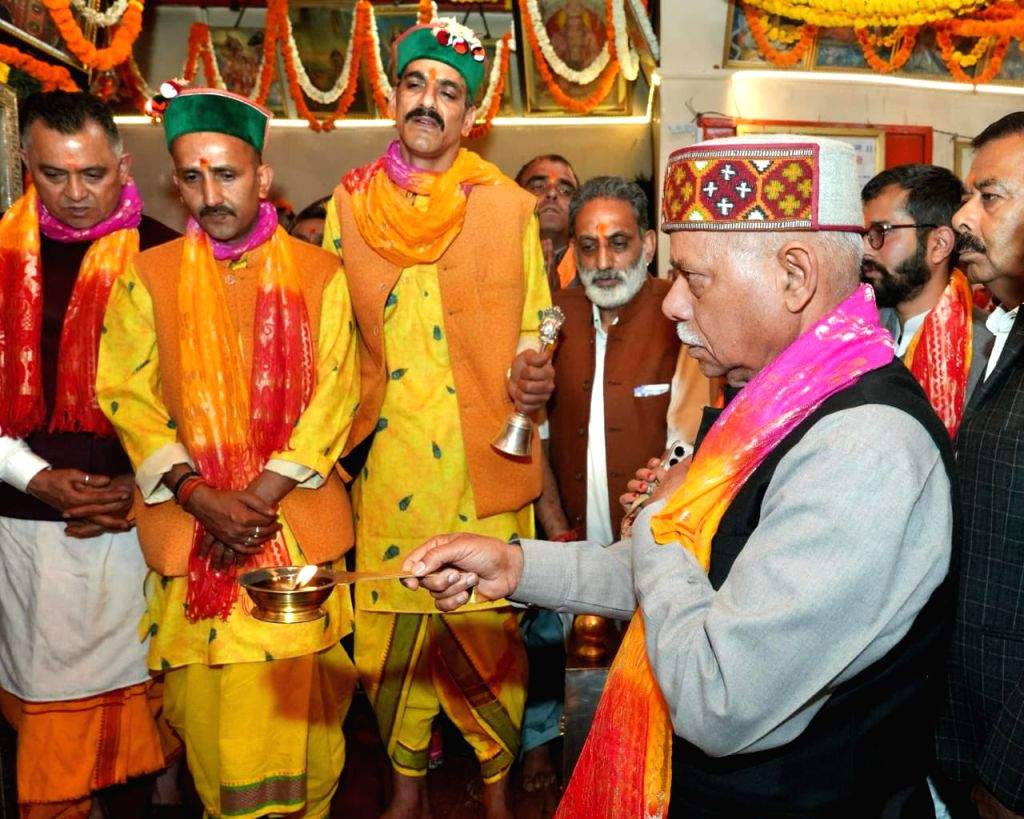 Governor Shiv Pratap Shukla at Jakhu Temple