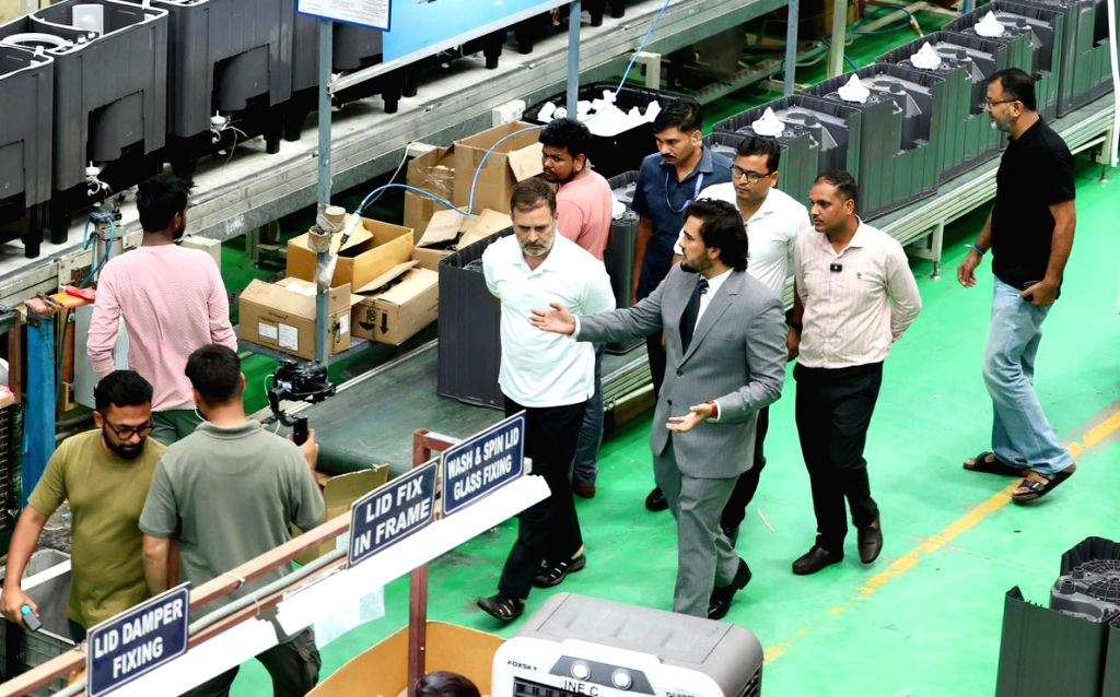 Greater Noida: Rahul Gandhi visits an electronics factory