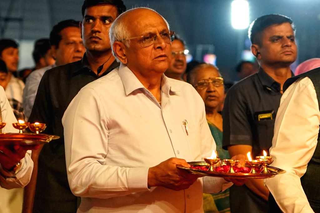 : Ahmedabad: Gujarat CM Bhupendra Patel performs 'Aarti