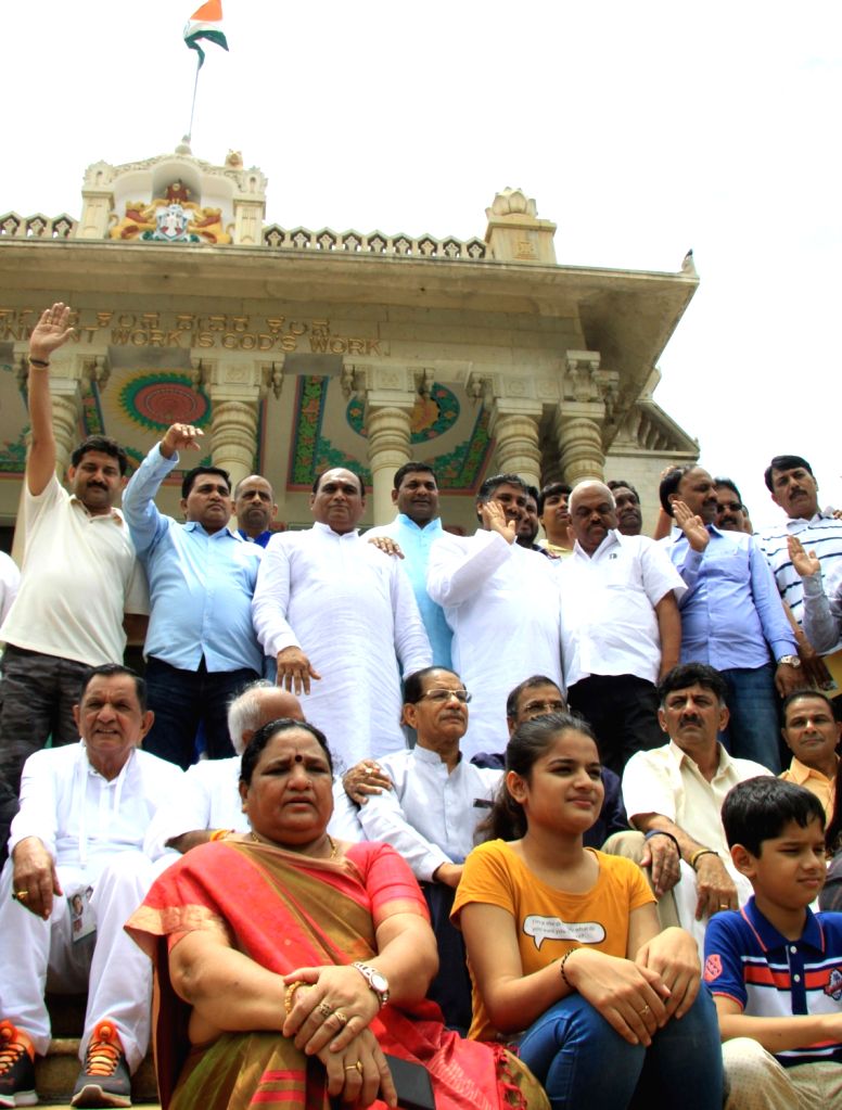 Gujarat Congress MLAs visit Raj Bhavan