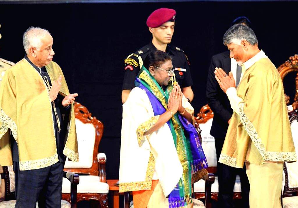 President Droupadi Murmu attends the first convocation of AIIMS in ...