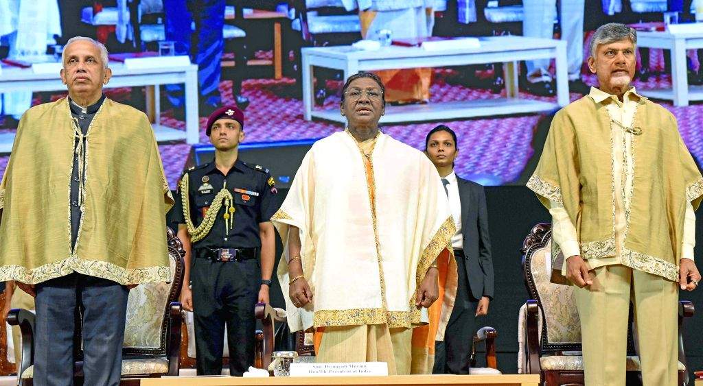 President Droupadi Murmu attends the first convocation of AIIMS in ...