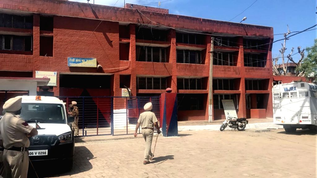 Clashes in Gurdaspur prison, forces rushed