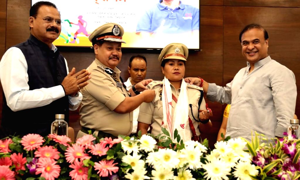 Assam CM Himanta Biswa Sarma and Assam DGP Bhaskar Jyoti Mahanta ...