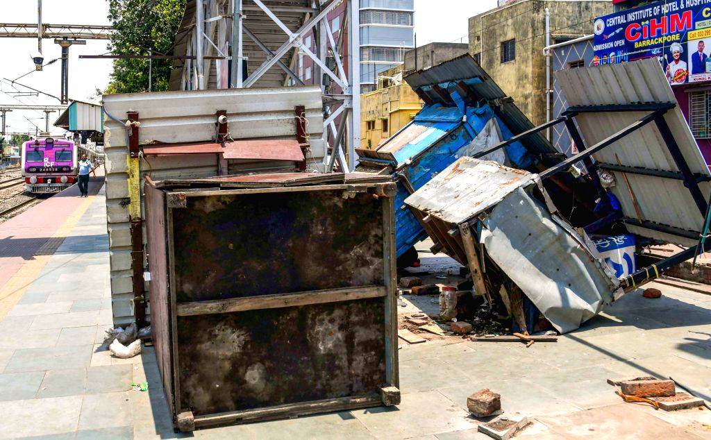 Hawker eviction drive in Dum Dum station area