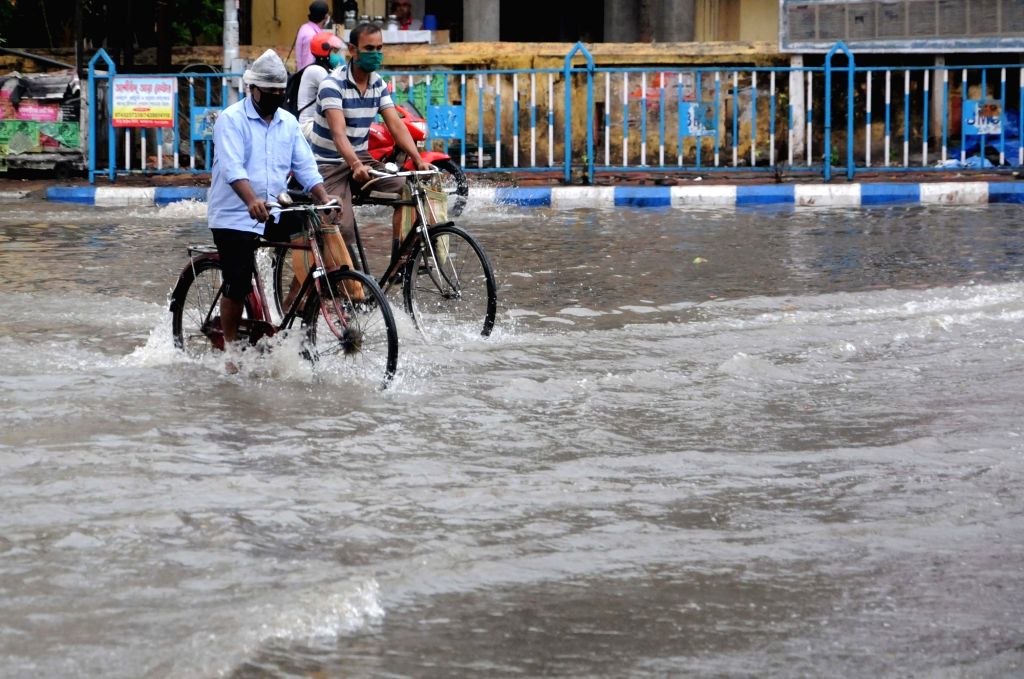 Heavy rain caused waterlogging at many places in Kolkata.