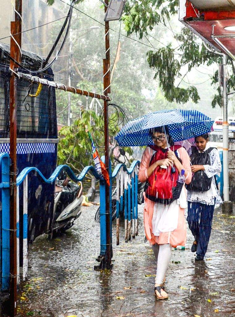 Heavy rain lashes city