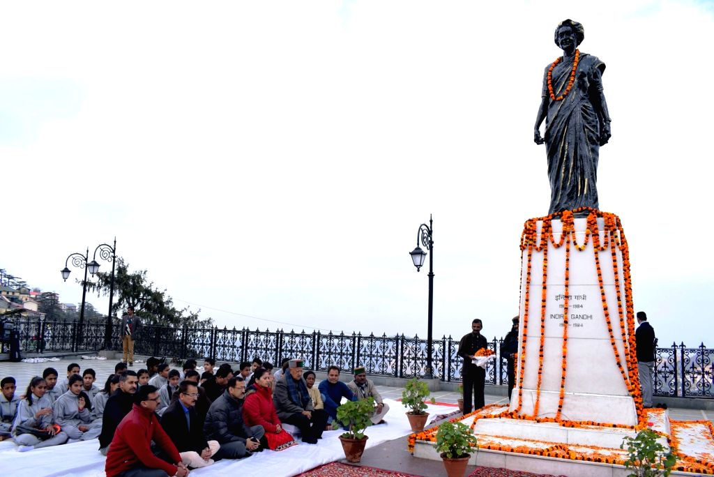Virbhadra Singh pays tribute to Indra Gandhi