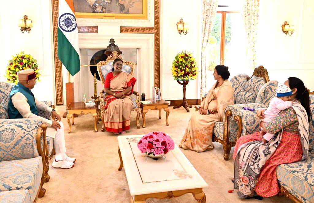 Himachal Pradesh Governor Shiv Pratap Shukla meets President Droupadi Murmu