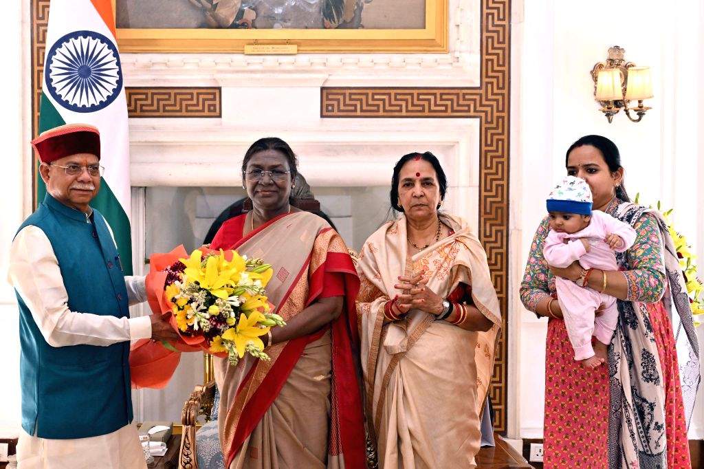 Himachal Pradesh Governor Shiv Pratap Shukla meets President Droupadi Murmu