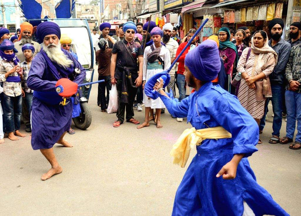 Hola Mohalla' procession at the Golden Temple