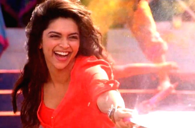 Holi outfits inspired by iconic Bollywood songs
