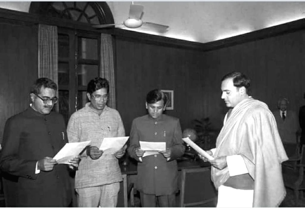 Free Photo: How Ahmed Patel rose up the ranks in Congress