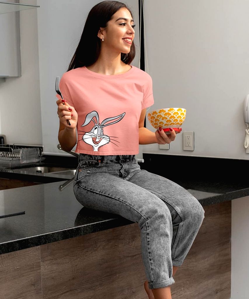 Free Photo: How to wear a crop top in 6 different styles