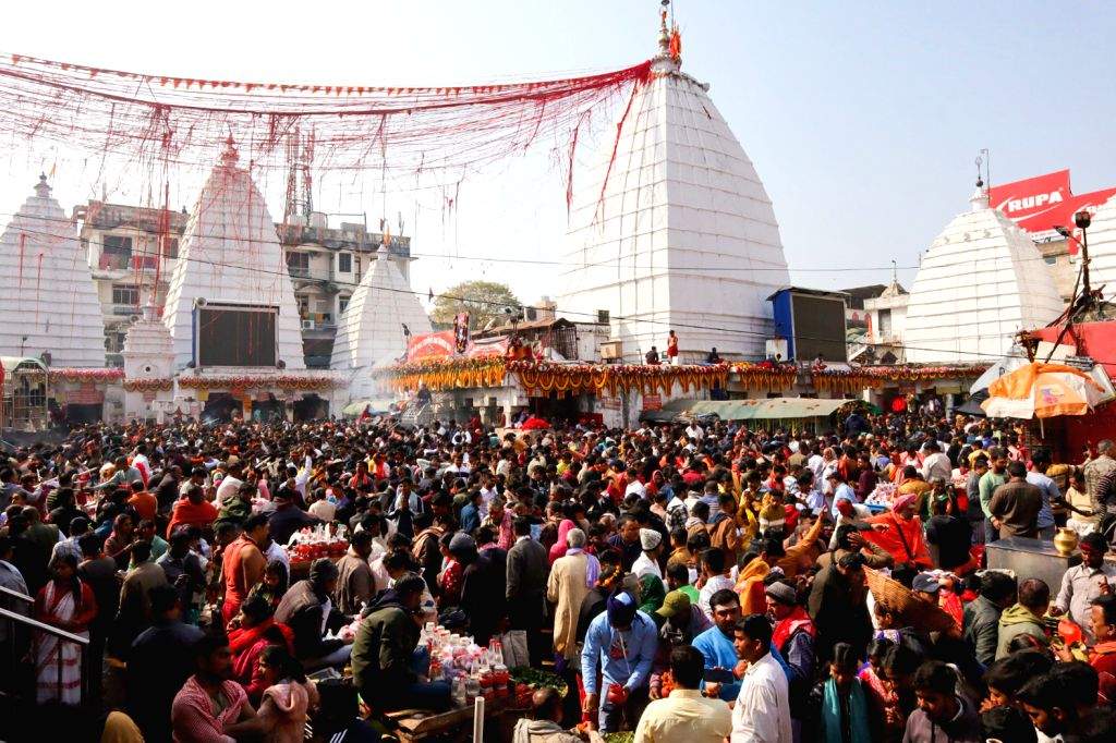 Huge Crowd at Baba Temple on New Year
