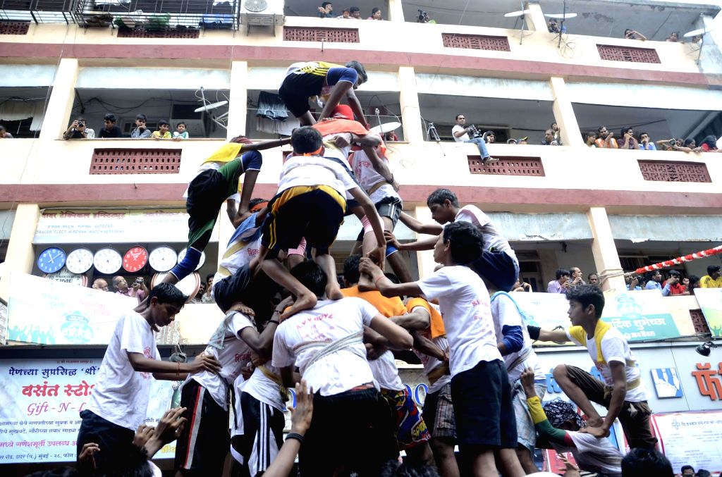 Govindas formed human pyramid on occasion of Dahi Handi festival