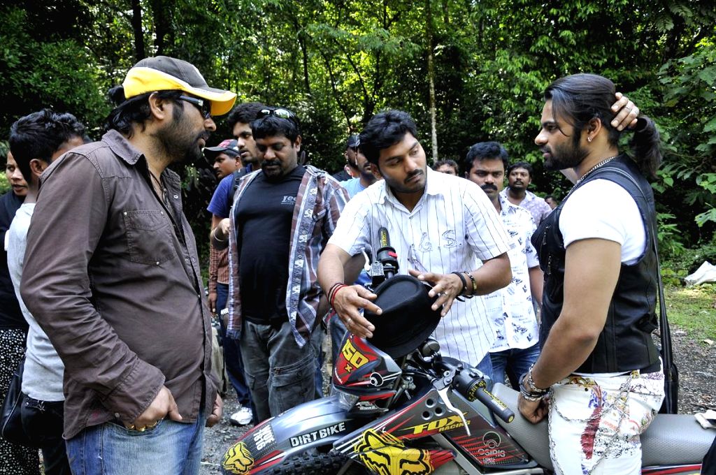 'Rey' - stills