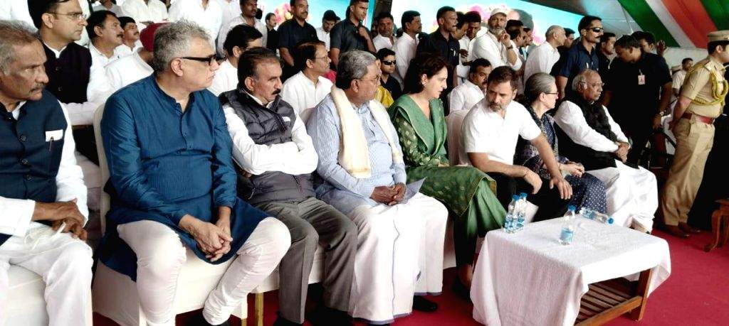 Hyderabad : Swearing-in ceremony of party's leader Revanth Reddy as ...