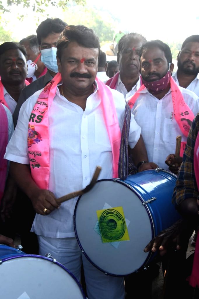 : Hyderabad: TRS Ministers Mlas meet the people programme in Telangana ...