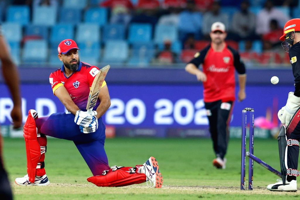 Free photo :ILT20: Billings, Rutherford help Desert Vipers beat Dubai ...