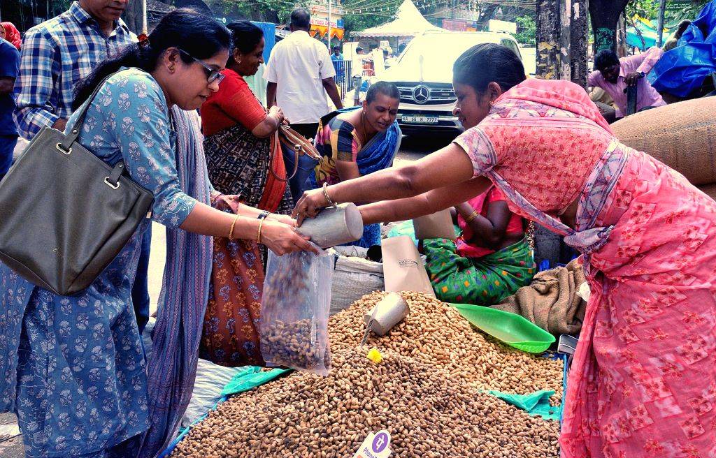 Inauguration of Kadlekai Parishe (Groundnut Festival) at Bull Temple ...