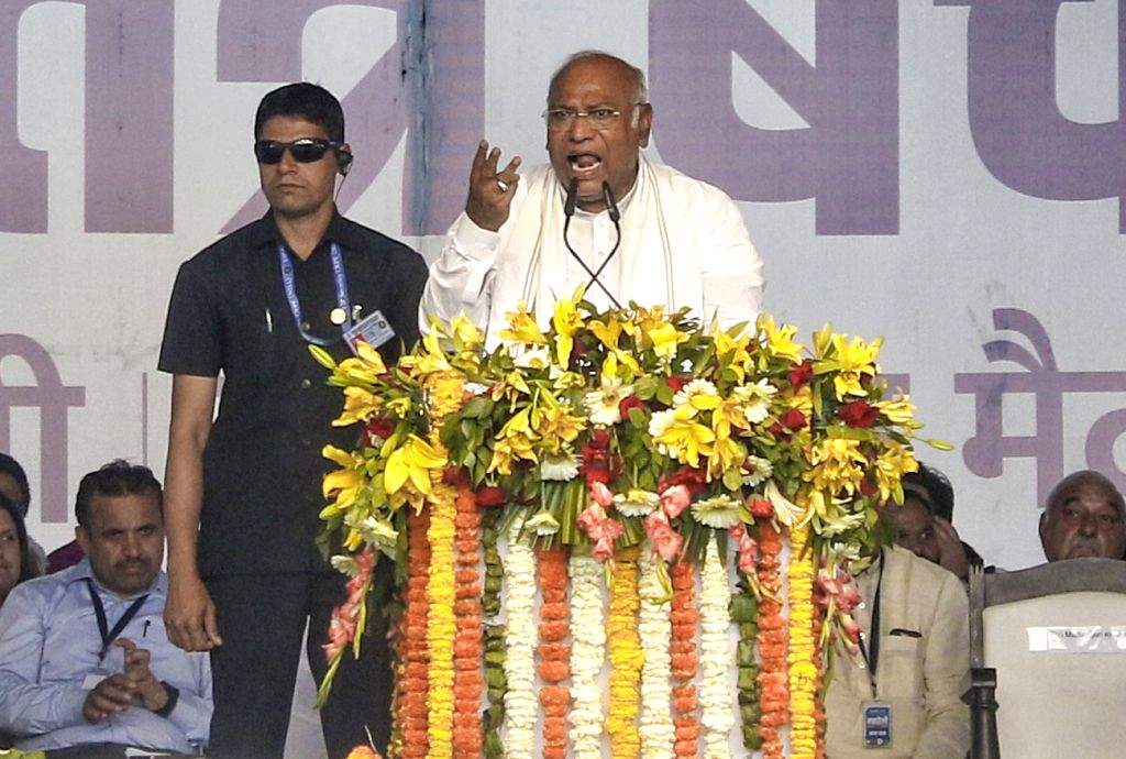 INDIA bloc's Loktantra Bachao rally at Ramleela Maidan