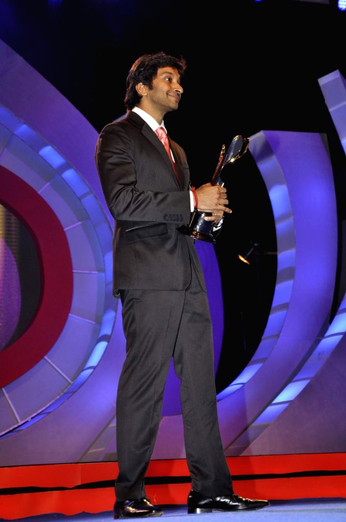Arjun Rampal and Sachin Tendulkar at the Bloomberg TV Autocar India ...