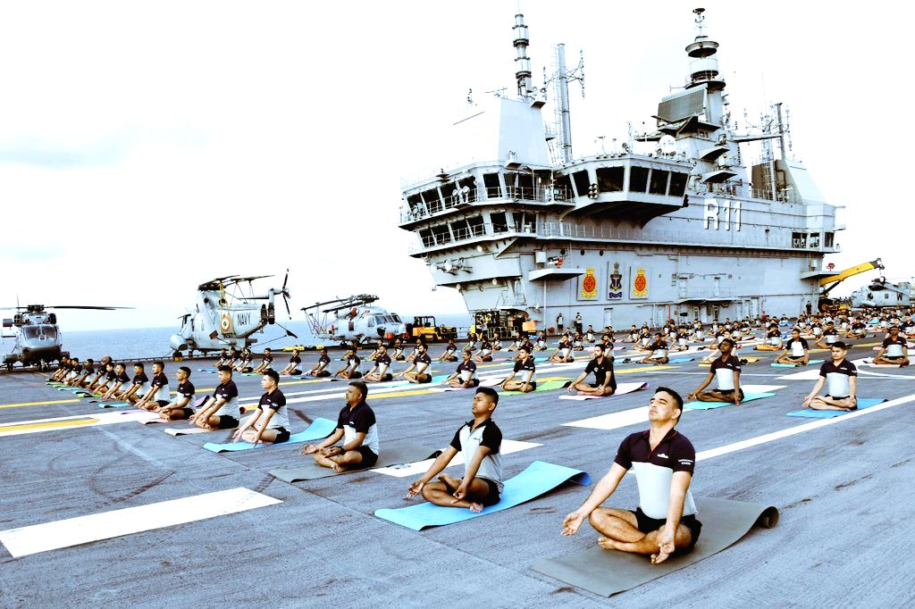 Indian Ocean: Team R11 personnel do yoga on INS Vikrant ahead of the ...