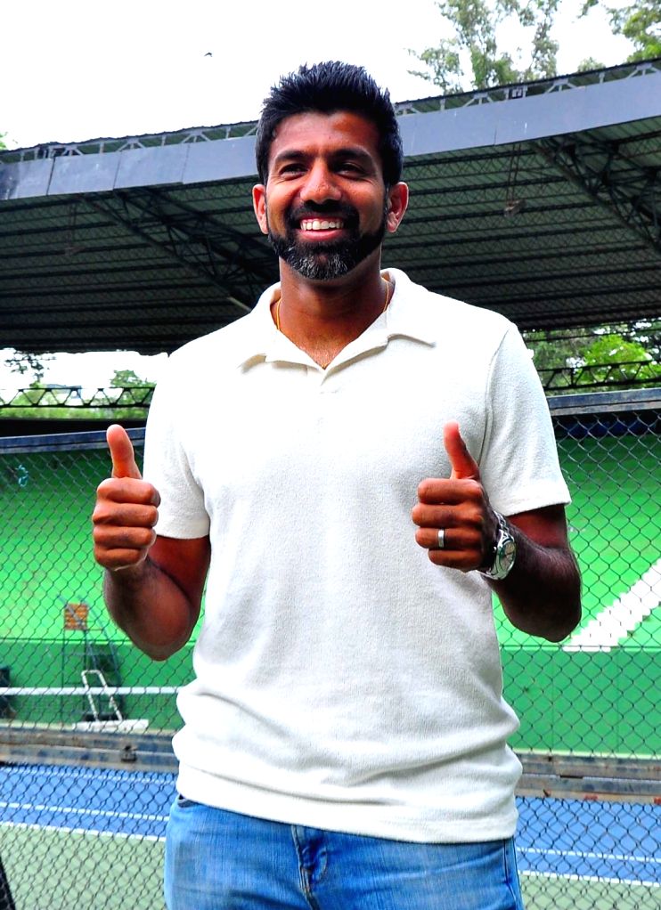 Bopanna celebrates his French Open mixed double victory